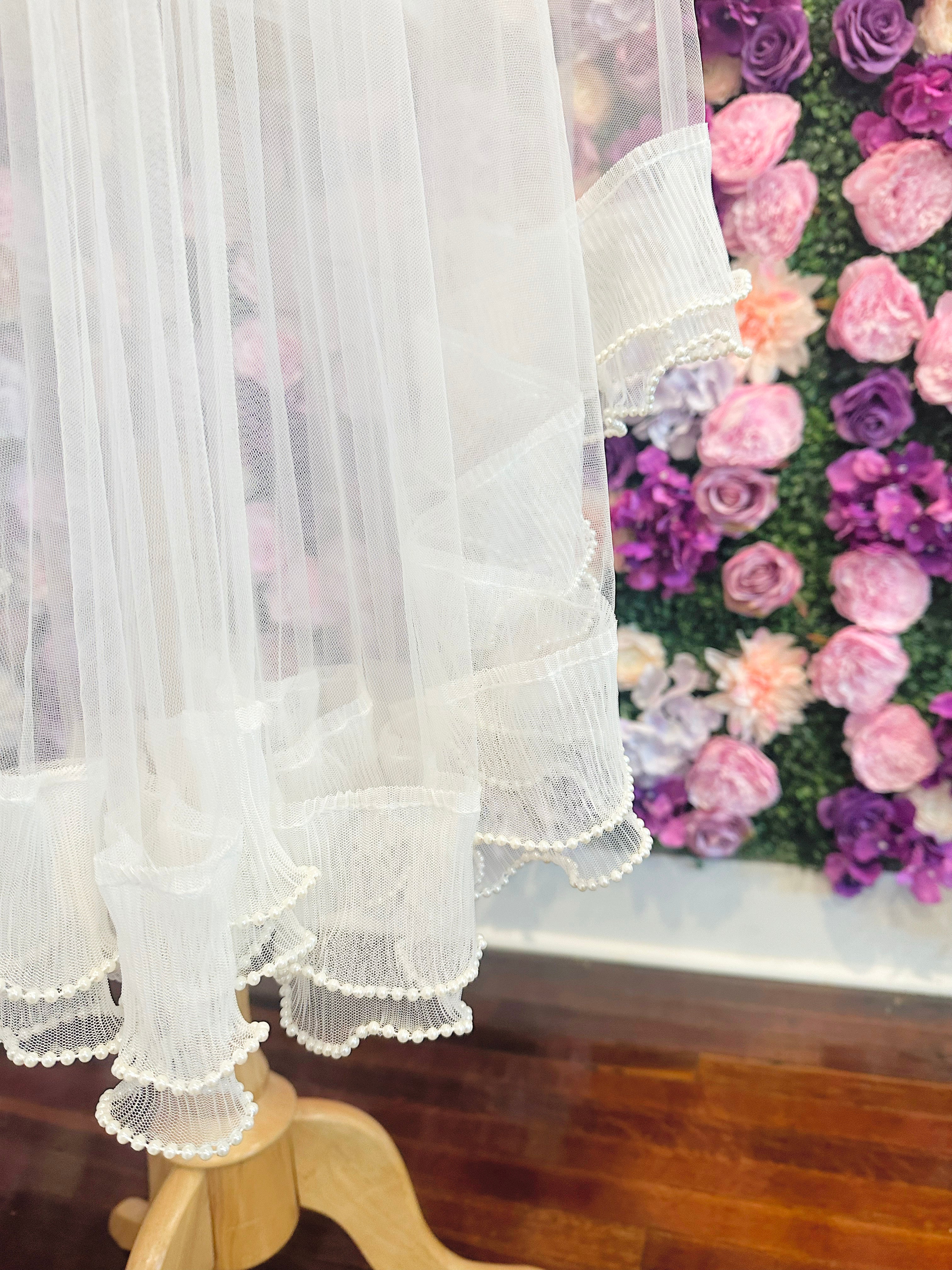 Ruffles and Pearl Veil – Blanca Veils